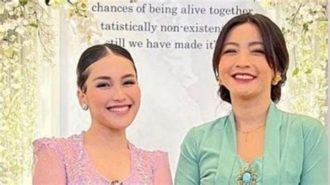 Adu Gaya Ayu Ting Ting Vs Hesti Purwadinata Saat Kondangan Kiky Saputri