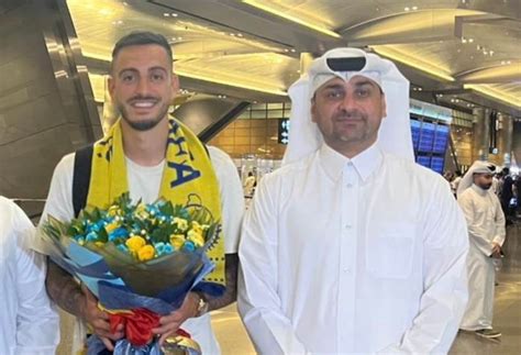 استقبال حافل للويس خوسيلو فور وصوله للدوحة للانضمام للغرافة صور