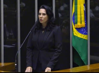 Juíza do TJDFT participa de sessão solene em alusão ao Dia Mundial de