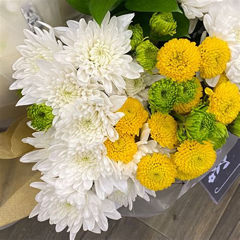 Khosro Raúl Soleimani White And Yellow Carnations Yellow Football