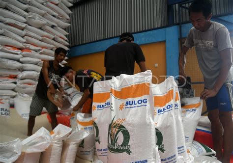 Stok Beras Di Gudang Bulog Dramaga Bogor ANTARA Foto