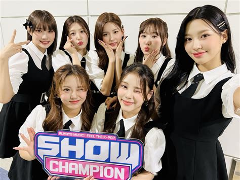 🕜째깍 째각🕧 시간을 달리고 싶은 이유 🏃‍♀️ 미처 전하지 못했어 🥲 첫사랑 만을 좋아했다고💗 하지만 이제 전할 수 있어 ⸝⸝ ̫