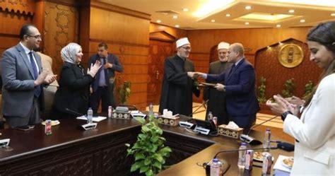 توقيع مذكرة تفاهم بين مرصد الأزهر لمكافحة التطرف ومركز القاهرة الدولى