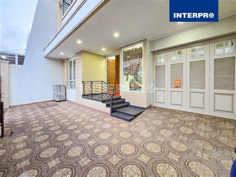 Rumah Dijual Taman Meruya Ilir 3 Lantai Siap Huni LT 160m2