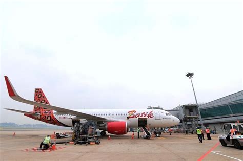 Two Indonesian Pilots Suspended After Falling Asleep In Cockpit The Star