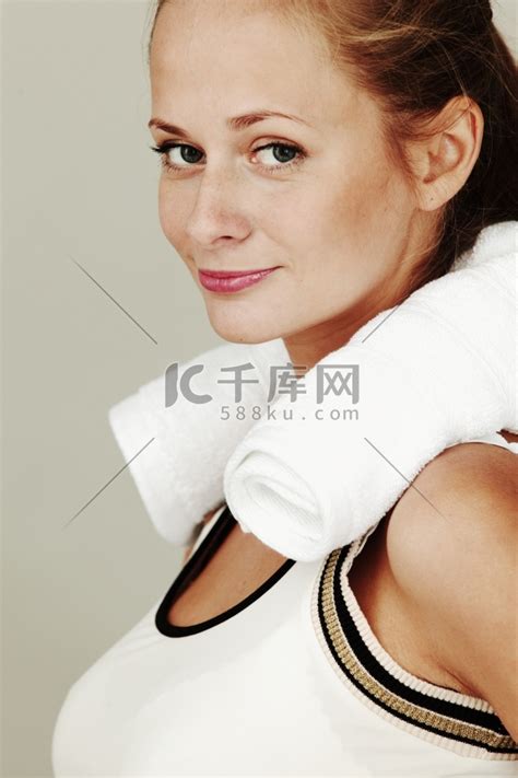 运动女子特写肖像美女人物特写高清摄影大图 千库网