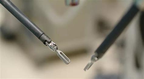 Cleveland Clinic Surgeons Perform Robot Assisted Laparoscopic