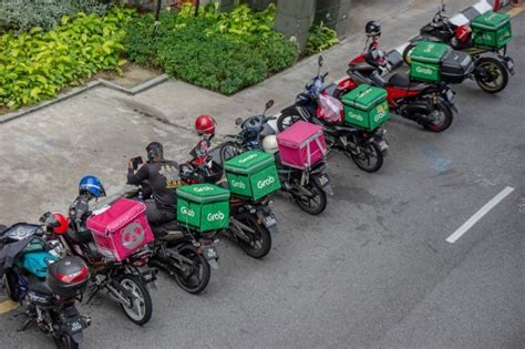 P Hailing Drivers Riders Will Be Required To Contribute To Socso