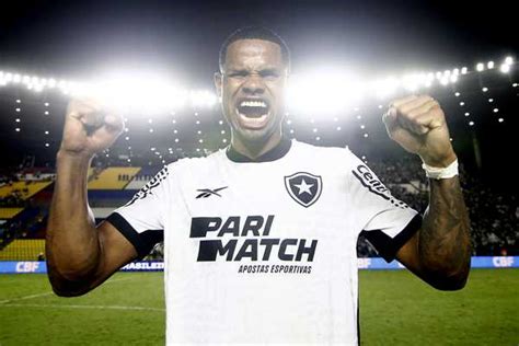 Júnior Santos Dedica O Gol Da Vitória Do Botafogo A Tiquinho Soares A
