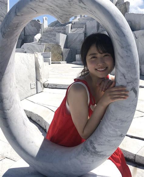 Akari Nibu Singer