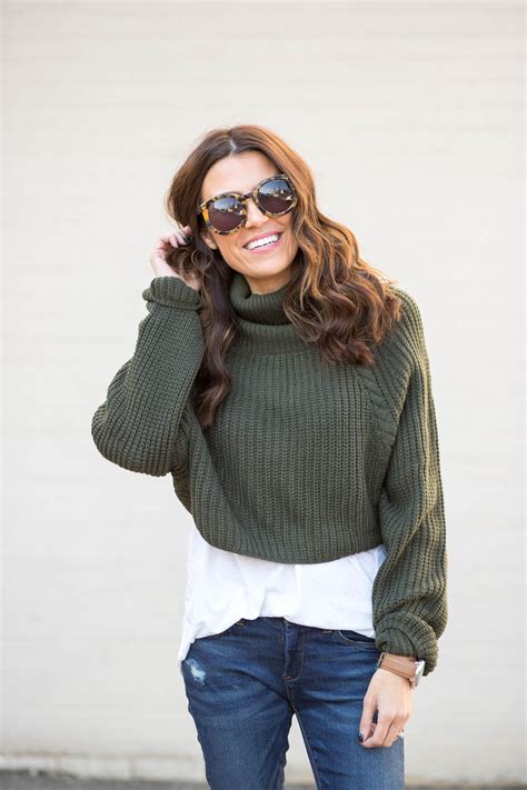 3 Ways To Style Cropped Sweaters Hello Fashion Cropped Sweater
