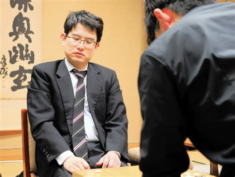 苦戦続く、ベテランの山下が残留争いに沈む 囲碁棋譜com 囲碁普及・囲碁棋譜・囲碁界情報