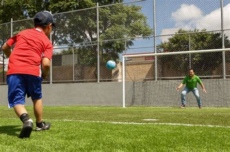 Luis Nava entrega la rehabilitación del Parque Villas de Santiago