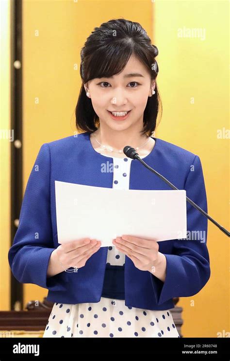 La princesse japonaise Kako parle lors d une cérémonie de remise de