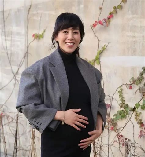 香港知名女星迎39歲生日！獲圈內眾閨蜜慶生，懷二胎8月臨盆在即 老資料网