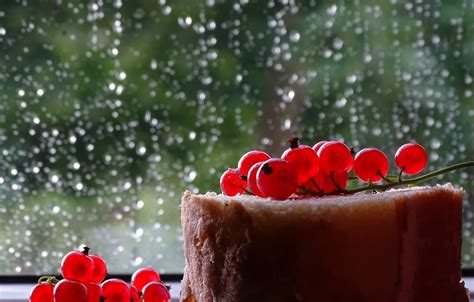 Обои стекло капли свет ягоды дождь окно хлеб подоконник на телефон и рабочий стол раздел