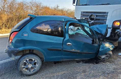 Colisão Entre Carro E Caminhão Deixa Um Morto No Agreste