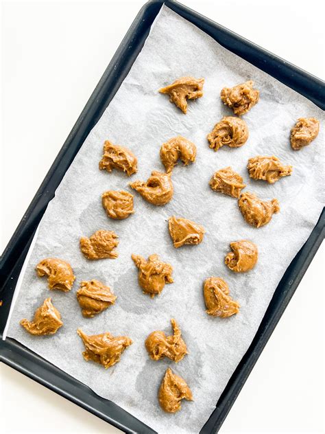 Ginger Thins Daffodil Kitchen