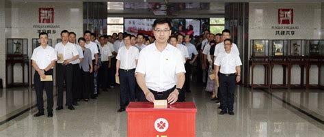 市委书记带头，献出一份爱心桐乡