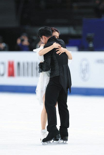 【写真】「かなだい」演技を終えてハグ：中日スポーツ・東京中日スポーツ