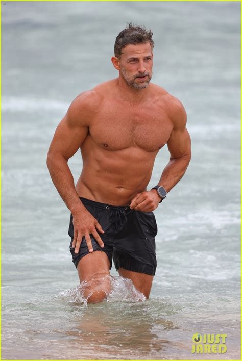 Australias First Bachelor Tim Robards Looks So Fit At 40 See New Shirtless Photos Photo