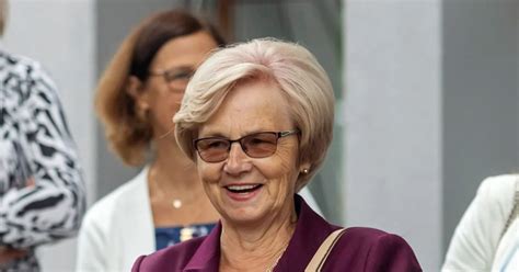 Danuta Wałęsa Honorową Obywatelką Gdańska Lech Wałęsa Żonie Należy Się Wyso