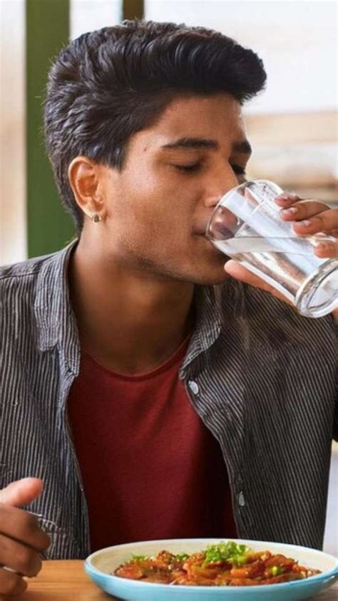 சாப்பிட்ட உடனே தண்ணீர் குடிப்பதால் என்ன ஆகும் தெரியுமா