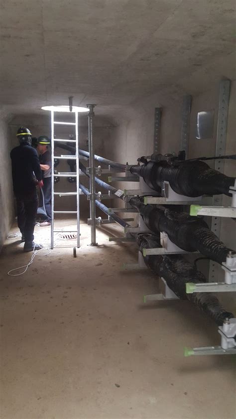 154kv 맨홀 내부사진 파워케이블공사 특고압 케이블 지중관로포설 지중송전 배전한전관로전력구택지지구공장관로연료전지수상태양광풍력발전소닥트뱅크포설