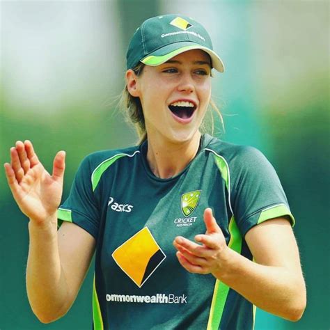Top 10 Hottest And Popular Female Cricketers Sportsunfold