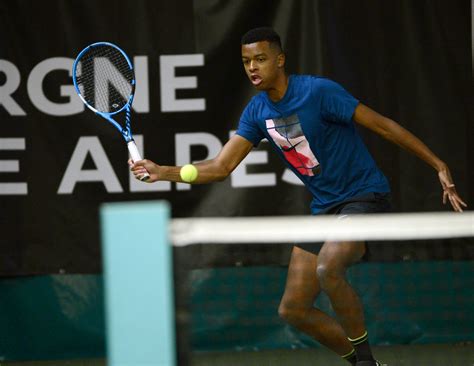 Ain Tennis Giovanni Mpetshi Perricard 16 Ans Et Déjà La Marque Des
