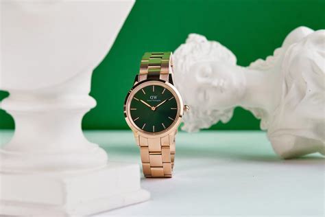 10 лет свадьбы: как называется и что дарят — подарок на оловянную ...