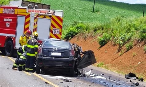 Duas Pessoas Morrem Em Grave Acidente Entre Carro E Carreta Na Br 282