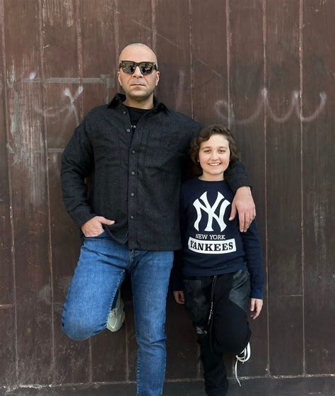 تصویری از پدر سلمان فارسی اوتادی و منظور به مهمان‌کشی رفتند تسنیم