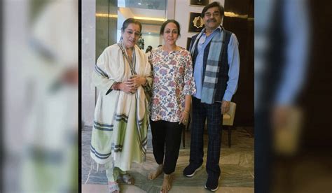 Shatrughan Sinha Visits Hema Malini To Offer Wishes For Dharmendras
