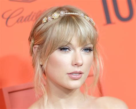 Taylor Swift Gets Booed At Super Bowl Causing Serena Williams And