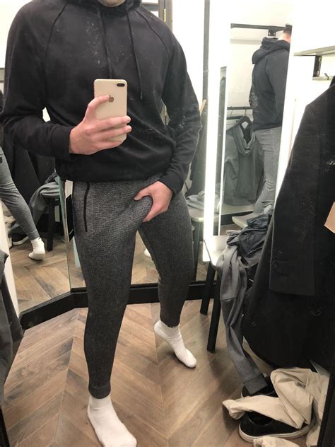 Hung Bro Seeking Straightcurious Buddy For Discreet Fun Scrolller