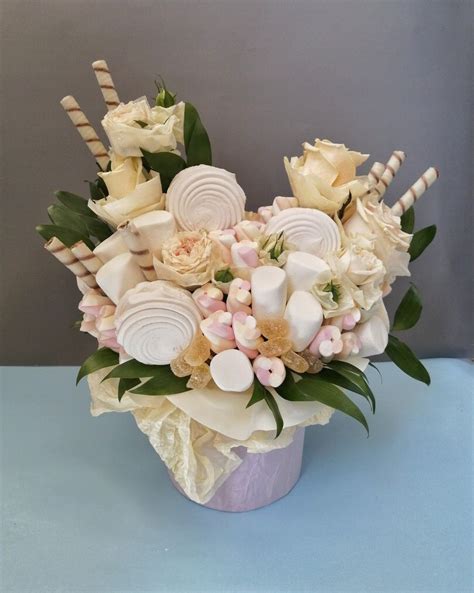 Композиция в шляпной коробке