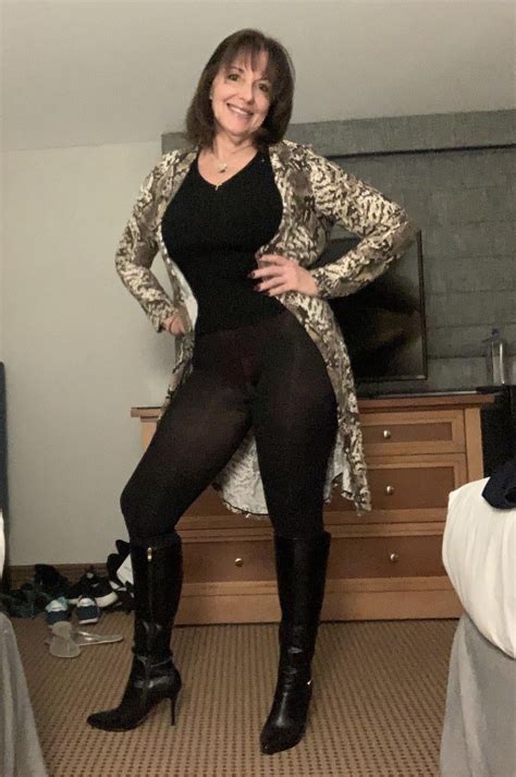 Thicc Thick Thighs And A Cheeky Smile First Thing Youd Do R Gilf