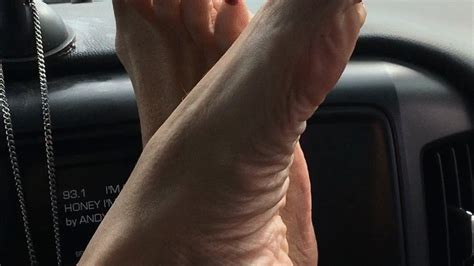 Pruny Toes At Lunch Time Aariels Foot Fetish Desires Clips4sale