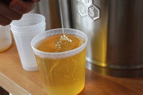 【ハチミツ】アカシアはちみつの特徴ハチミツ商品コラムブログ｜les Abeilles Minamiaoyama（レザベイユ南青山