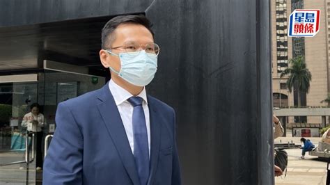 警司陸振中涉非禮及襲擊下屬案 否認沙灘上熊抱女事主 辯稱僅拍肩安慰無男女之情