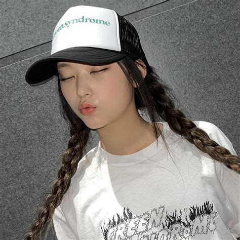 Haerin NewJeans Icons Selca Pretty Face New Girl Aesthetic Girl