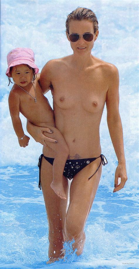 Naked Laeticia Hallyday Added 07192016 By Momusicman