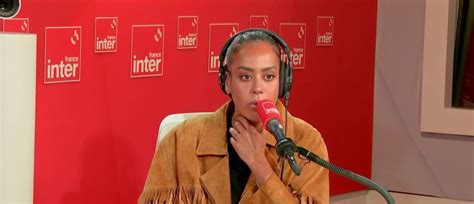Elle Prend De Mes Nouvelles Amel Bent Se Confie Sur Sa Relation