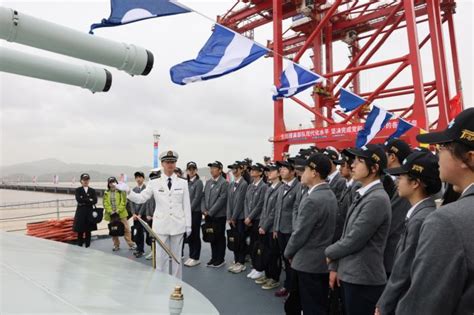 中國海軍開展多項主題活動紀念成立74周年