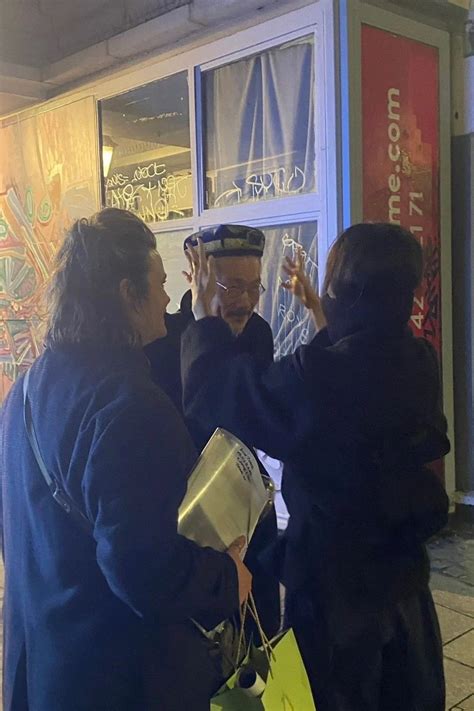 [theqoo] Kim Minhee And Hong Sangsoo Spotted Being Lovey Dovey In Paris