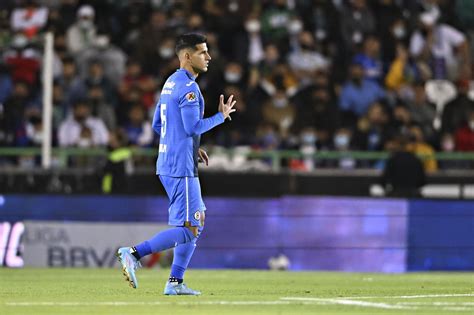 Luis Abram Tuvo Buen Debut En El Cruz Azul Y Juan Reynoso Lo Halaga