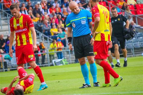 Szczególny mecz wypełnione trybuny i topowy sędzia na świecie Znamy obsadę CKsport pl