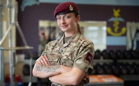 Female Soldier Dispels Armys Alpha Male Myth As She Passes Gruelling