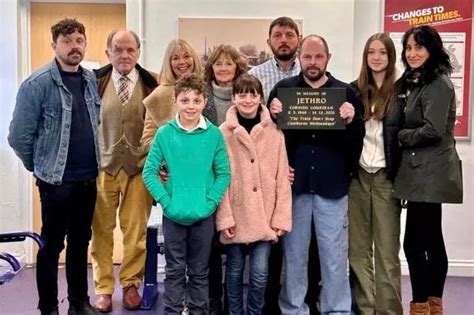 Cornwall Comedian Jethro Has Memorial Plaque Unveiled At Camborne